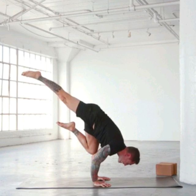Alternative Single Leg Crow por Alex 🌊. - Ejercicio Cómo hacerlo - Skimble