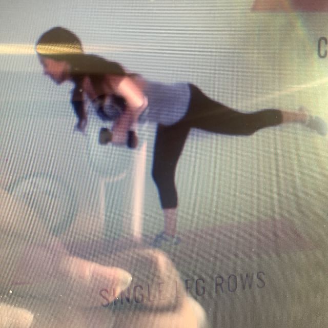 Single Leg Row by Amber Walters - Exercise How-to - Skimble