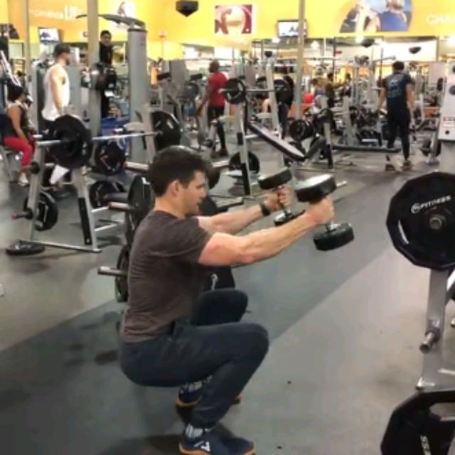 Db Squat And Raise by Francisco Perez - Ejercicio Cómo hacerlo - Skimble