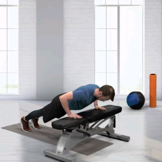 Incline Push Up With Rotation by Francisco Perez - Ejercicio Cómo ...