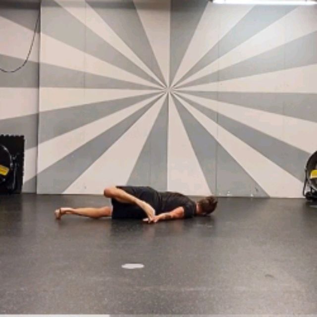 Scorpion by Alex 🌊. - Exercise How-to - Skimble Workout Trainer