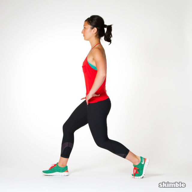 Estocadas caminando - Ejercicio Cómo hacerlo - Skimble