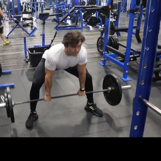 Sumo Dead Lifts Wide Lifts by Melissa Leng - Exercise How-to - Skimble