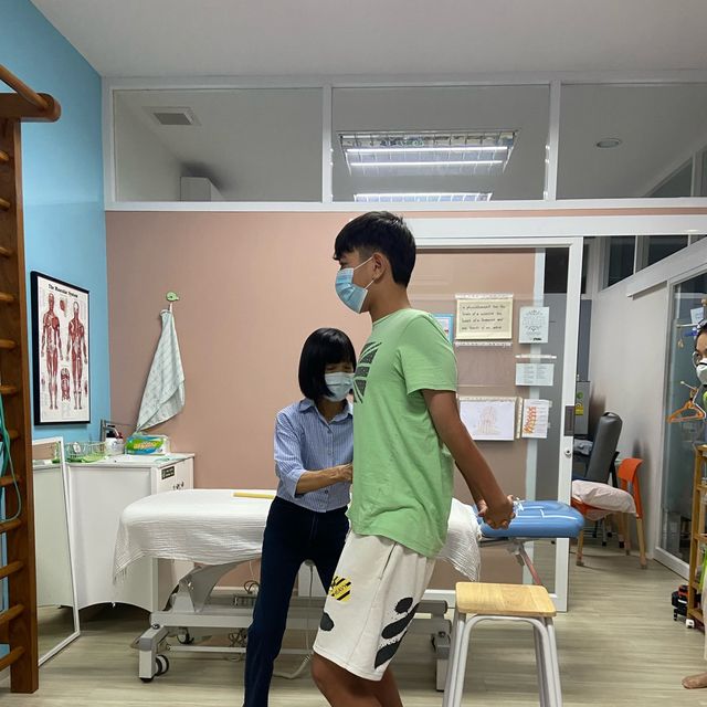 Back Physio 2 by A Haug - Exercise How-to - Skimble