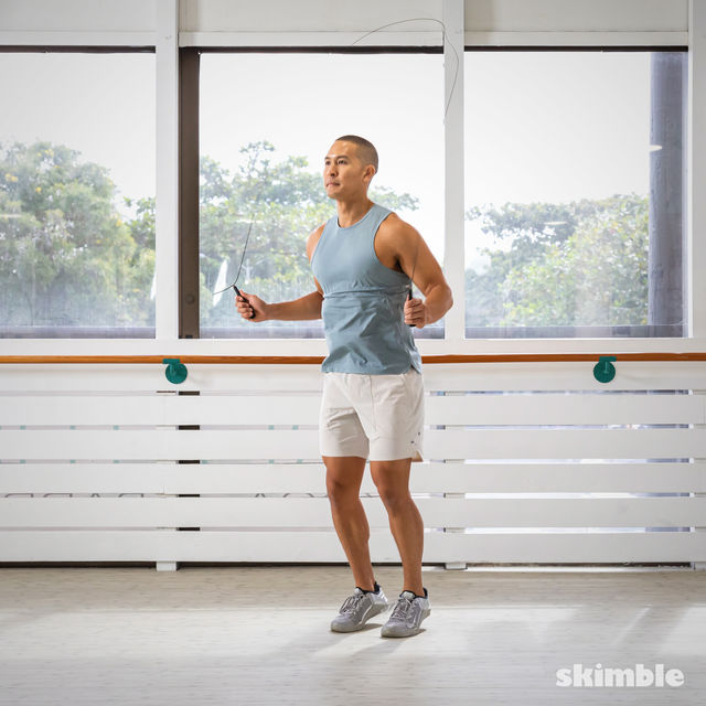 Jump Rope (Forward) - Exercise How-to - Skimble Workout Trainer