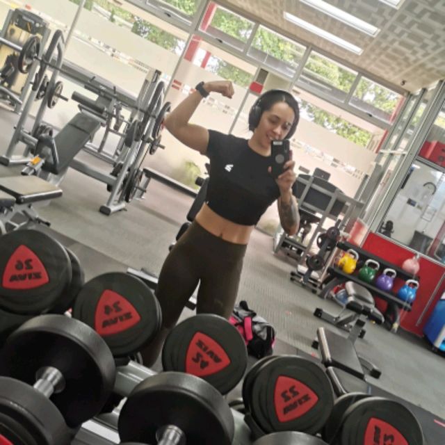 Shoulder Pump - Free Upper Body Workout by Te Aroha Moore - Skimble