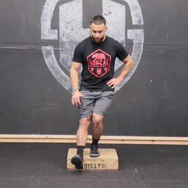 Patrick Step-up by Michael Smith - Exercise How-to - Skimble