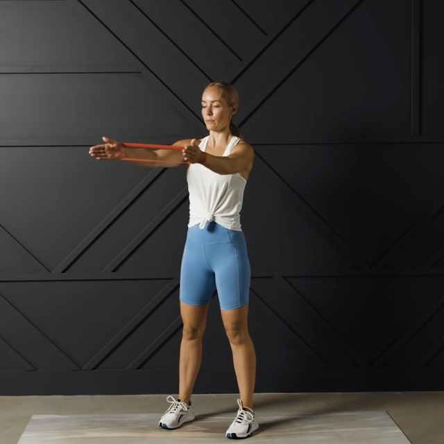 Mini Band Shoulder Pulses by Ömer Köseoğlu - Exercise How-to - Skimble