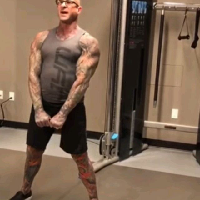 Cable Romanian Deadlifts. by 𝔻𝕖𝕤𝕖𝕣𝕥 𝔽𝕠𝕩🦊 🌟 - Exercise How-to - Skimble