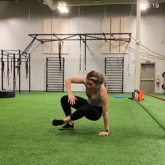 Side Kick Through Push Ups by Rushfitness 💪🏽 - Exercise How-to - Skimble