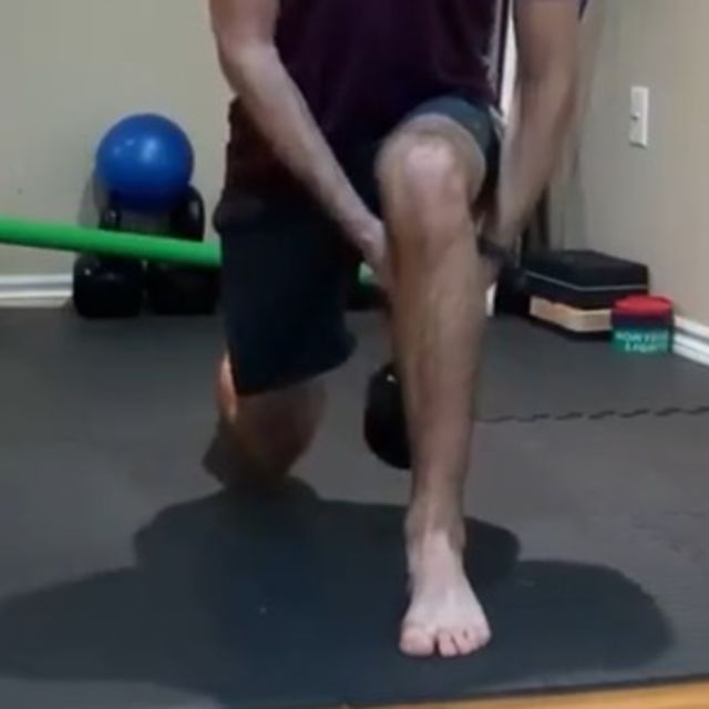 Low Lunge Hold Crossovers by Rushfitness 💪🏽 - Exercise How-to - Skimble