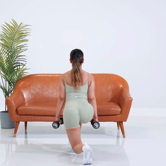 DB Around the World Lunges 通过 Quiana T. - 锻炼方法 - Skimble