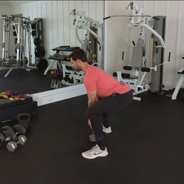 Dumbbell Sumo Deadlift by Ömer Köseoğlu - Exercise How-to - Skimble