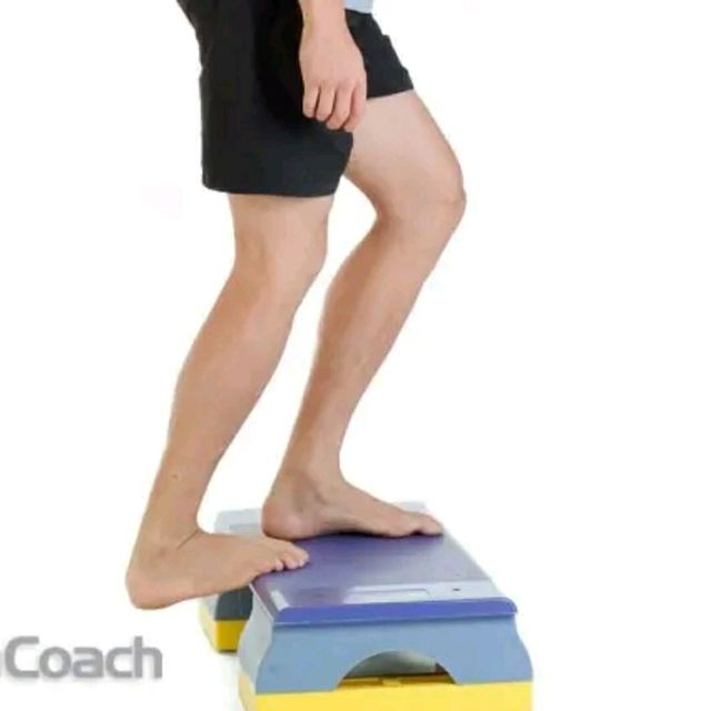 Single Heel Drop Strech by Joshua Feinberg - Exercise How-to - Skimble