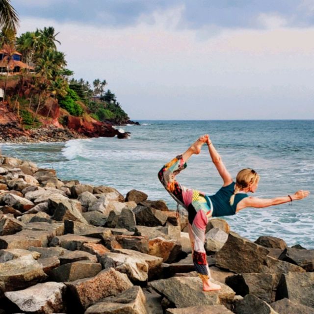 Free Flow Any Sequence Any Asana by 𝔻𝕖𝕤𝕖𝕣𝕥 𝔽𝕠𝕩🦊 🌟 - Exercise How-to ...