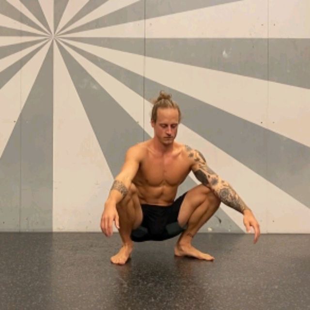 Step Behind by Alex 🌊. - Exercise How-to - Skimble