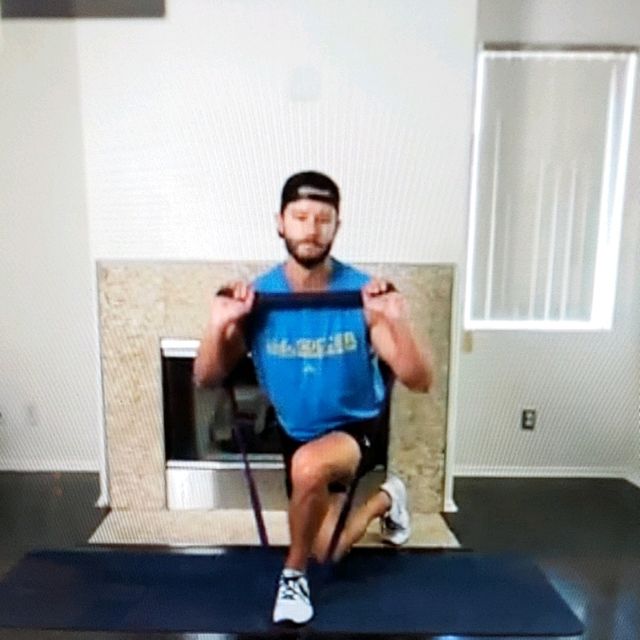 Banded Curtsy Lunge by Frank Roodenburg - Exercise How-to - Skimble