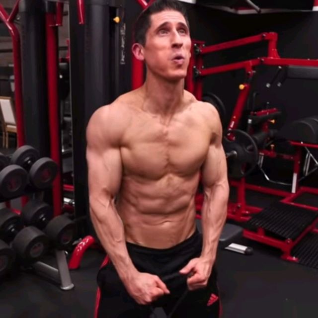 Banded Upright W-Row por Frank Roodenburg - Ejercicio Cómo hacerlo ...