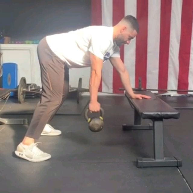 KB 3 Point Row by Francisco Perez - Ejercicio Cómo hacerlo - Skimble