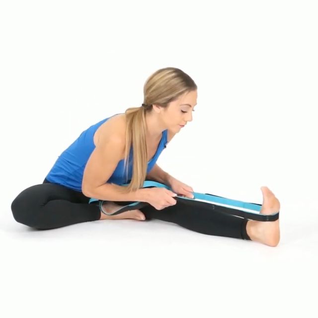 Sitting One Leg Hamstring Stretch w. Strap (L) por Ömer K. - Ejercicio ...