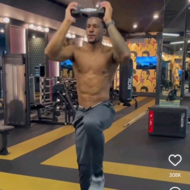 Standing Crunches by Martel Berry - Exercise How-to - Skimble