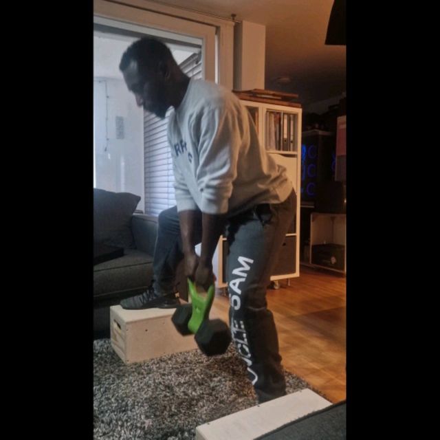 Staggered Squats by Markcellous W. - Exercise How-to - Skimble