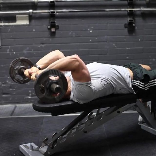 EZ Bar Triceps Extension by Ömer Köseoğlu - Exercise How-to - Skimble