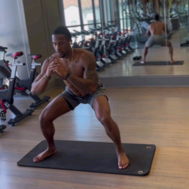 Squat Walk by Martel Berry - Exercise How-to - Skimble