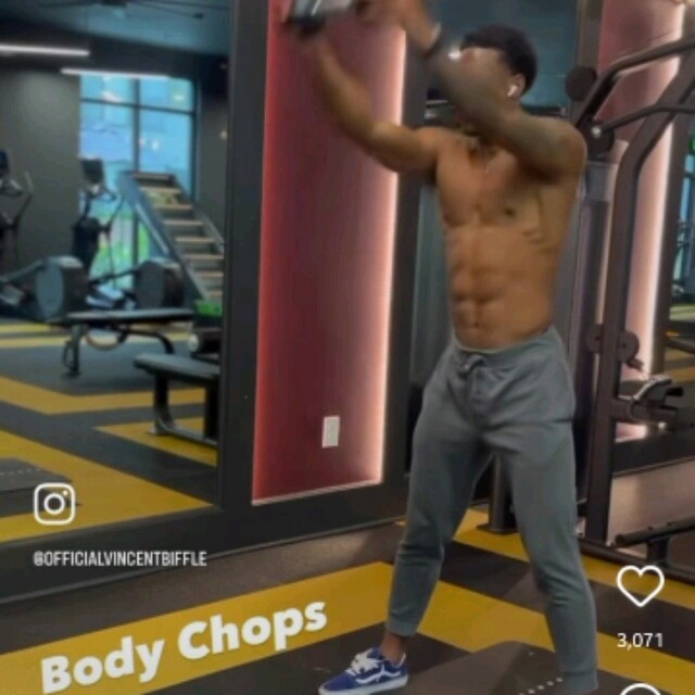 Body Chop por Martel Berry - Ejercicio Cómo hacerlo - Skimble