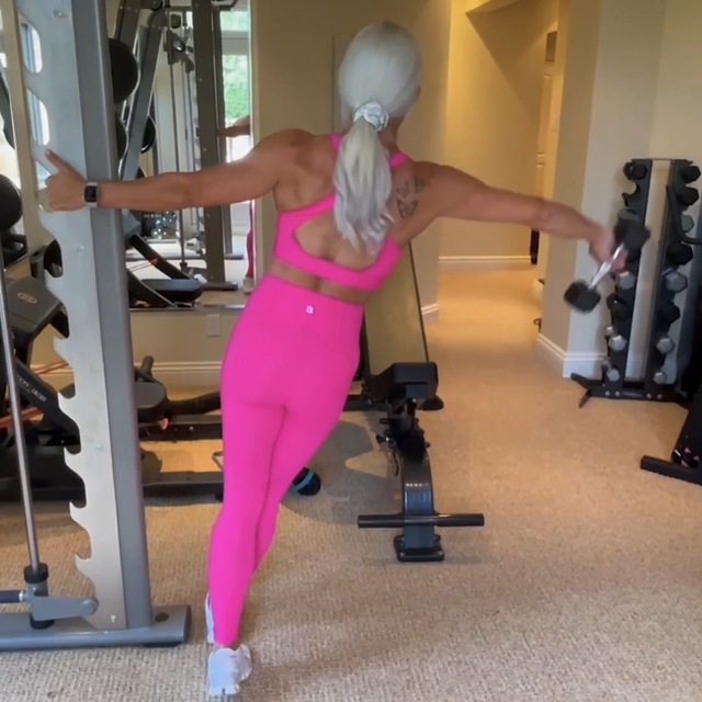 Single Arm Lateral Dumbbell Raise - Overhand Grip by Fifi J. - Exercise ...