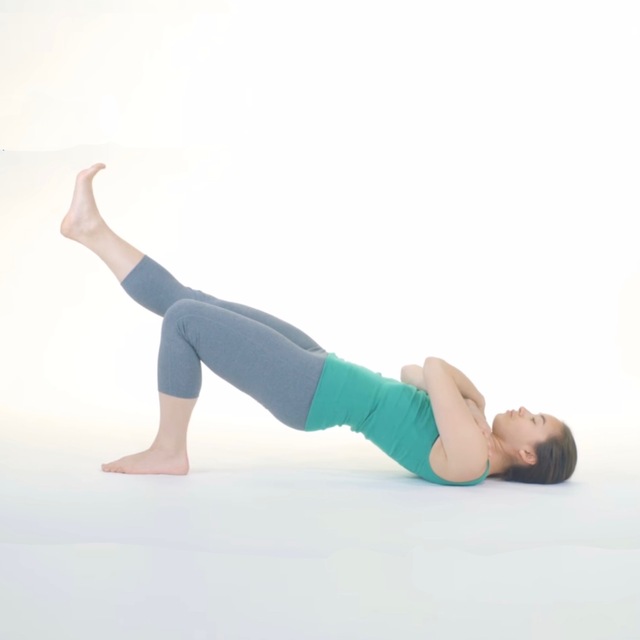 Bridge Alt. Knee Extensions by Ömer Köseoğlu - Exercise How-to - Skimble