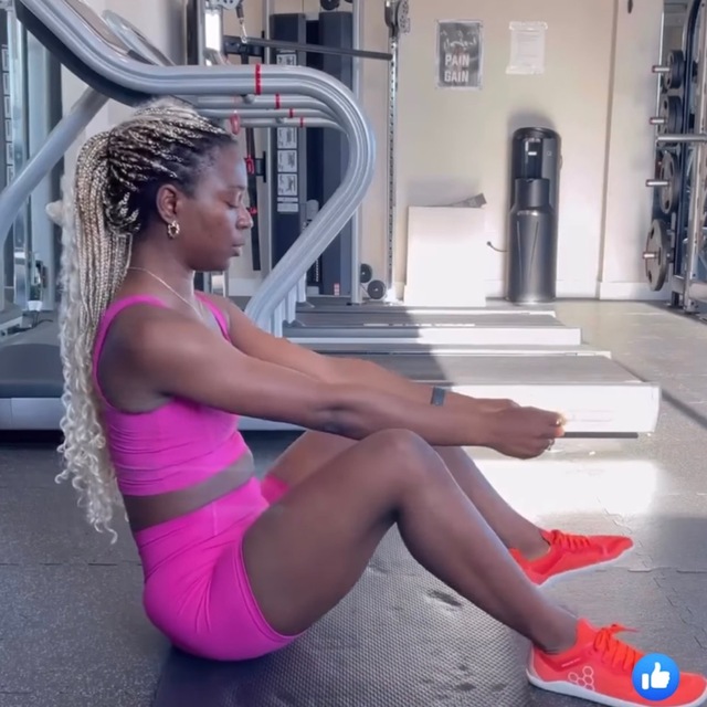 Alternating Boat Kicks by Jataesha C. - Exercise How-to - Skimble