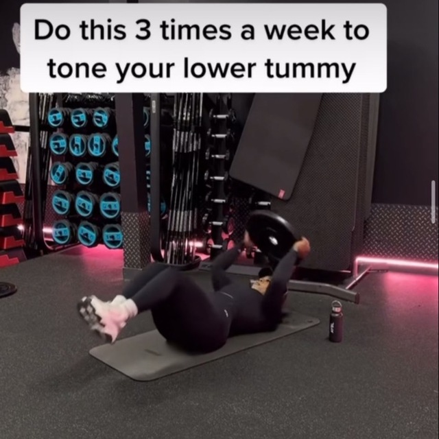 Plate Hands To Feet Crunch by Deanna B. - Exercise How-to - Skimble