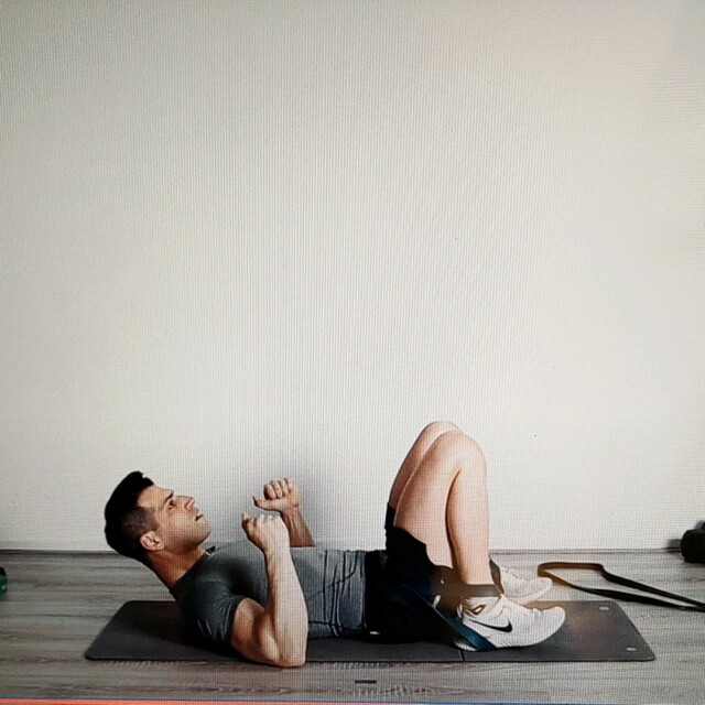 Banded Hip Thrust by Frank Roodenburg - Exercise How-to - Skimble