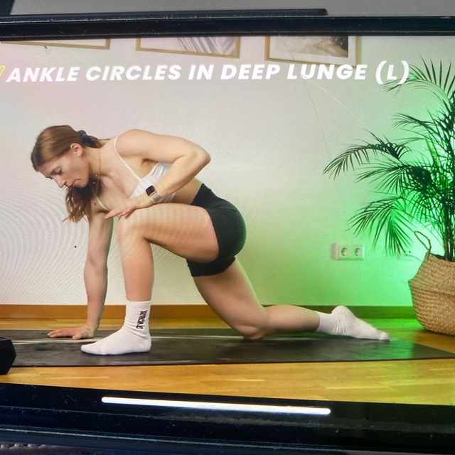 Ankle Circles In Deep Lunge (Invert & Everz) by Alex A. - Exercise How-to - Skimble