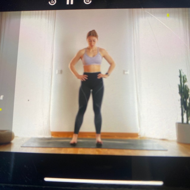 Side-to-Side-Shifts by Xando Ananda - Exercise How-to - Skimble