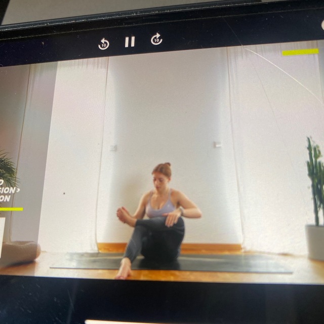 Seated Inversion To Eversion by Xando Ananda - Exercise How-to - Skimble