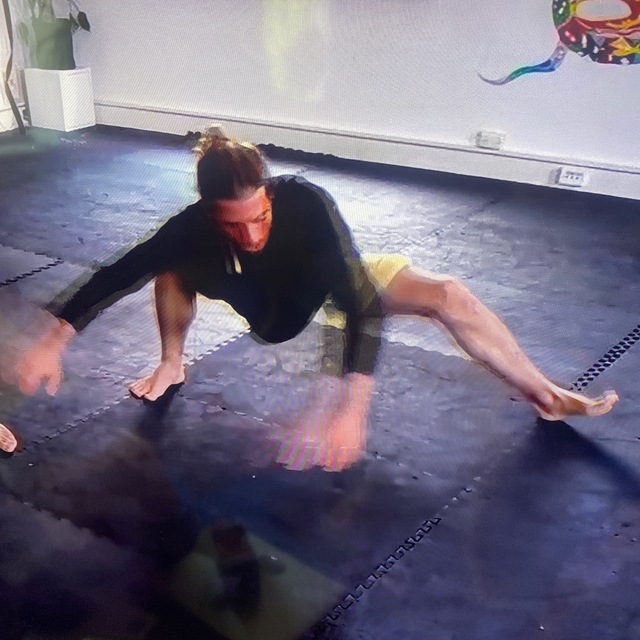 Lateral Deep Lunge by Xando Ananda - Exercise How-to - Skimble