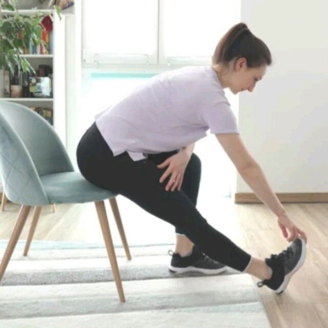 Right Chair Hamstring Stretch by Angel Ehrlich - Exercise How-to - Skimble