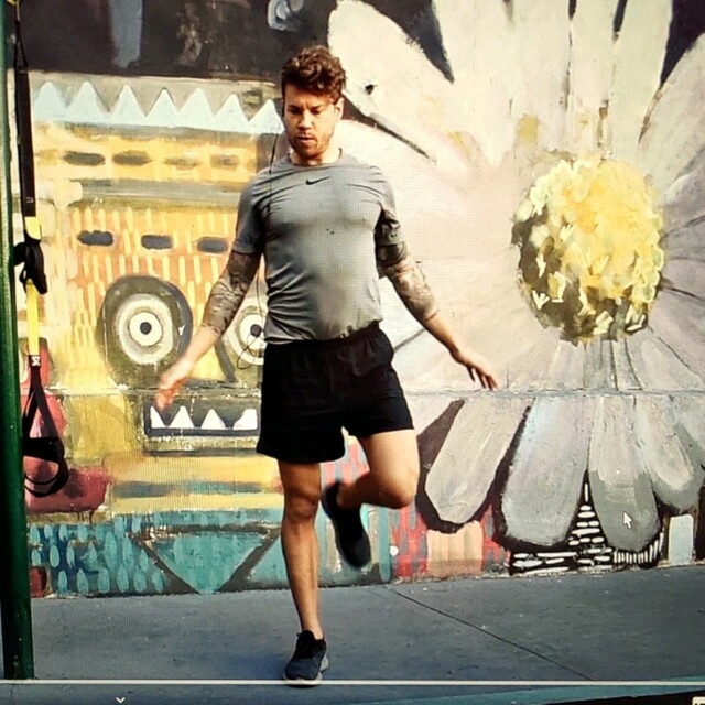 Rotate Arms And Kicks por Frank Roodenburg - Ejercicio Cómo hacerlo ...