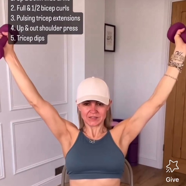 Pom Poms by Jataesha C. - Exercise How-to - Skimble