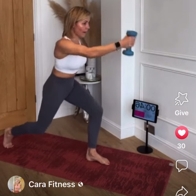 Alternating Curtsies With Arm Lift by Jataesha C. - Exercise How-to ...