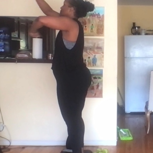Leg Step Ups With Speed Bags by Jataesha C. - Exercise How-to - Skimble