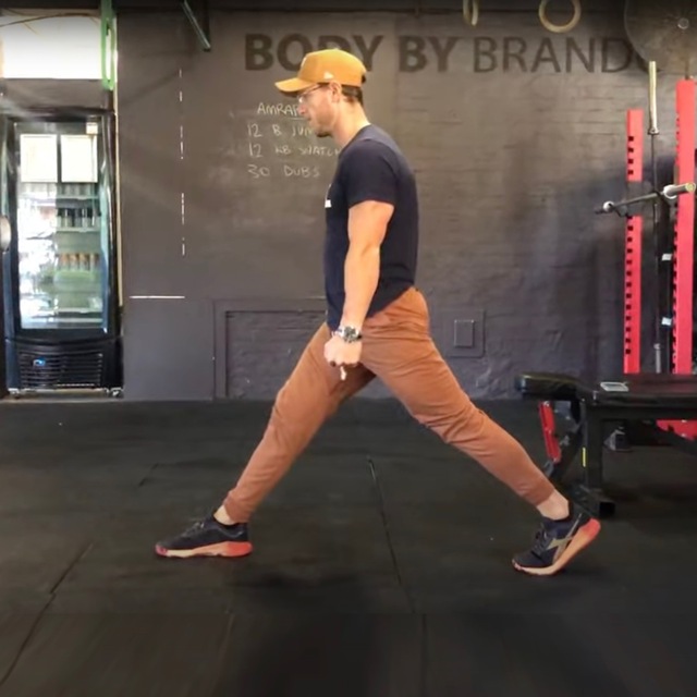 Knee Over Toe Lunge R By Ömer Köseoğlu Exercise How To Skimble
