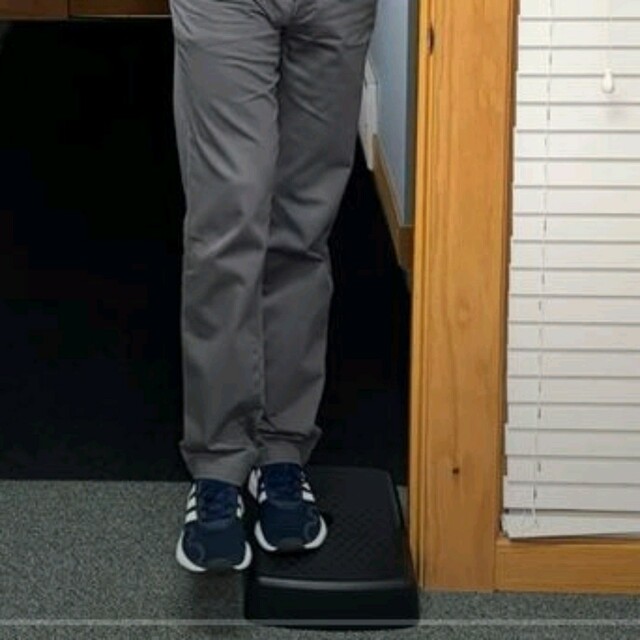 Door Leg Raise by Allan B. - Exercise How-to - Skimble