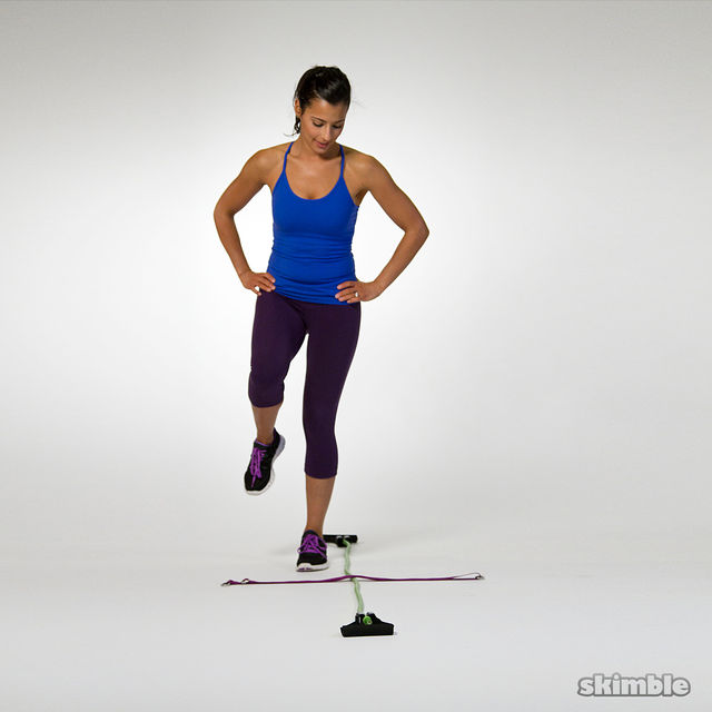 Saltos con una sola pierna en 4 esquinas - Ejercicio Cómo hacerlo - Skimble