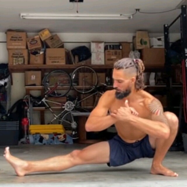 Cossack Squat by Angel Ehrlich - Exercise How-to - Skimble