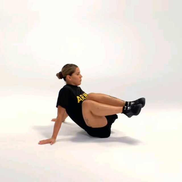 Leg Tuck & Twist by Rebecca Scalies - Exercise How-to - Skimble