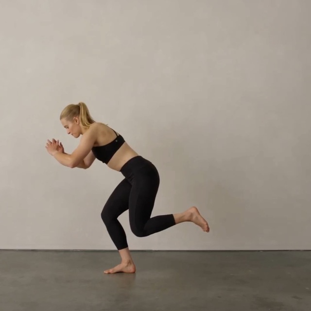 Jump And Catch (R) by Ömer Köseoğlu - Exercise How-to - Skimble