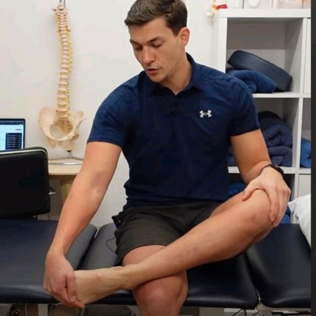 Leg Stretch by Allan B. - Exercise How-to - Skimble